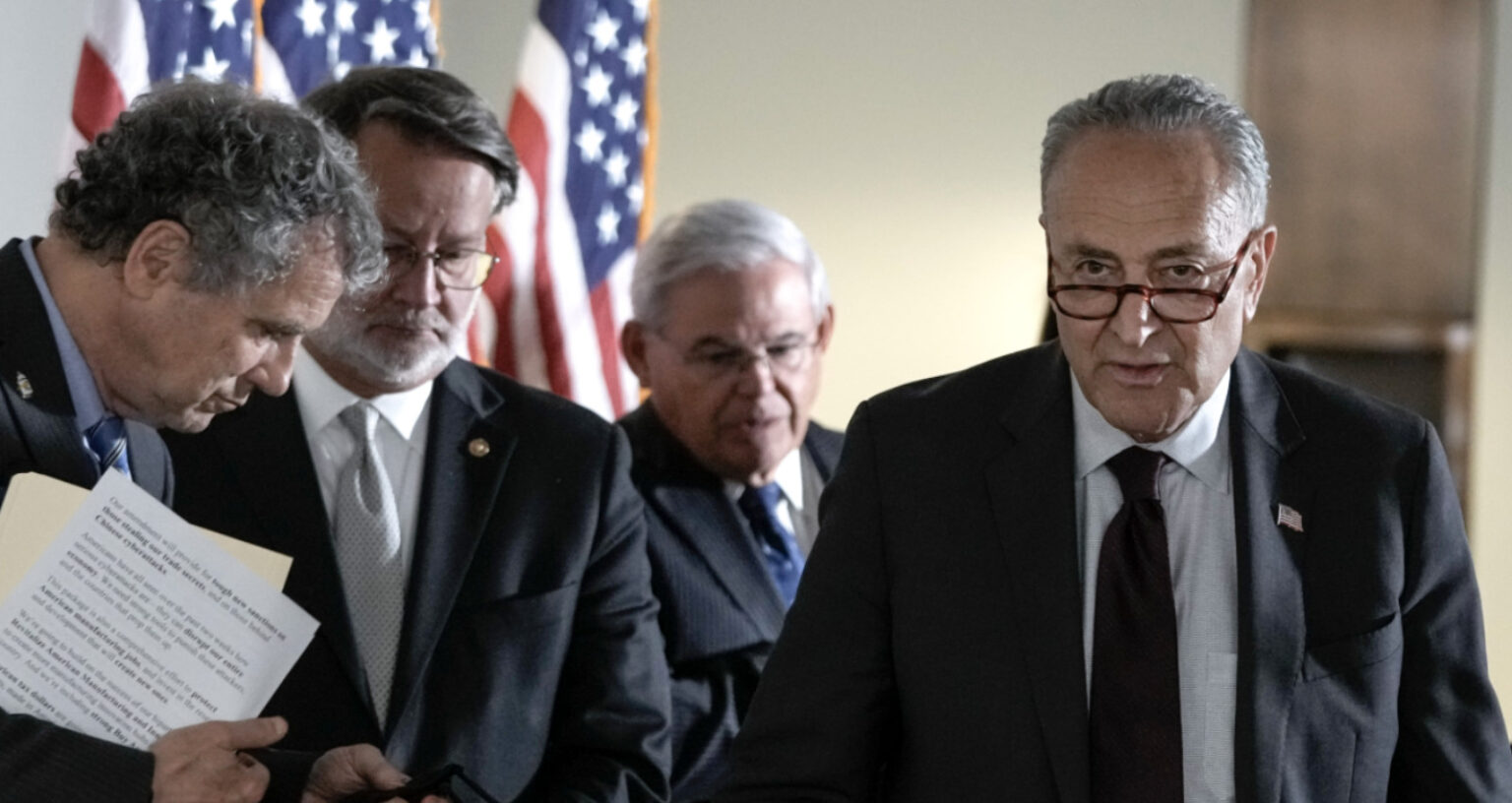 BANNED: Well-Known Longtime Democratic Senator FORCED TO QUIT… - Lunar ...